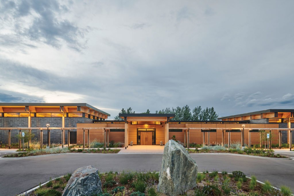 Zen Architecture that Harmonizes with Nature - Real Cedar
